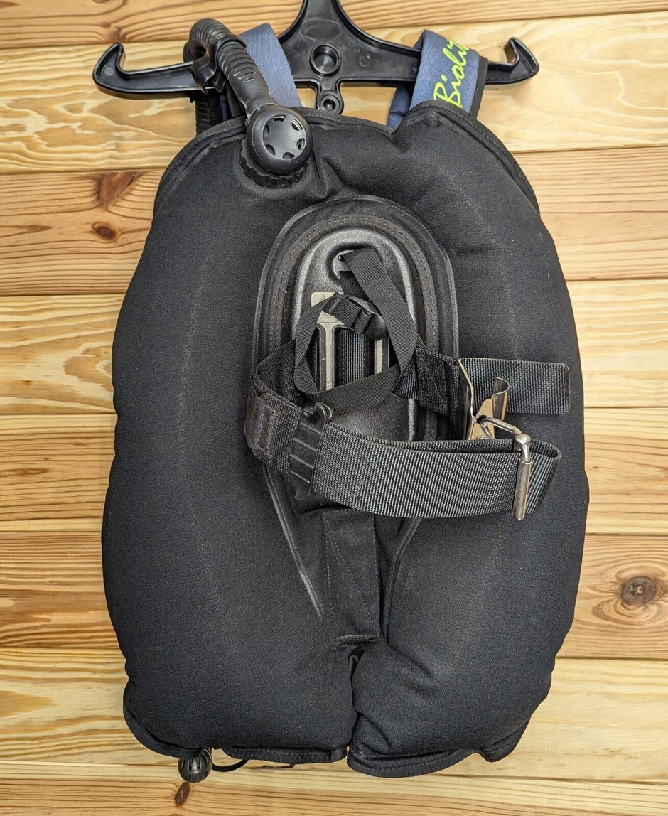 BCDs – Dive Again Scuba